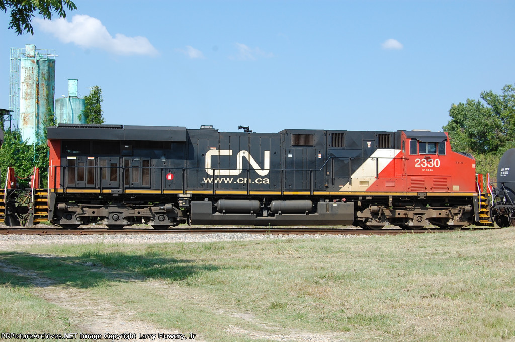 CN 2330